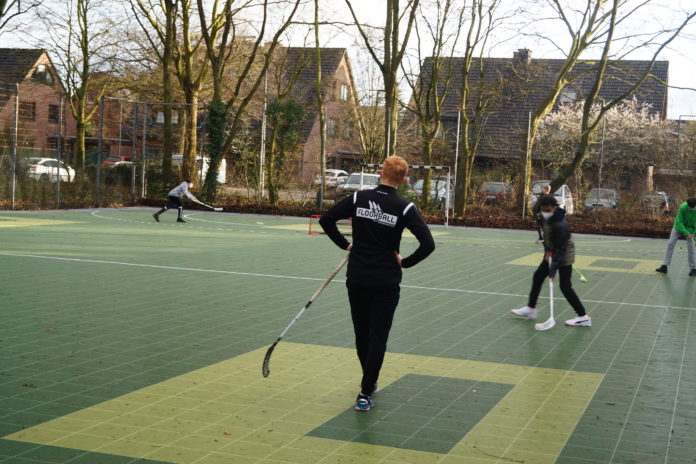 Floorball Outdoorfeld / Street Floorball: Neue Möglichkeiten! - DJK ...